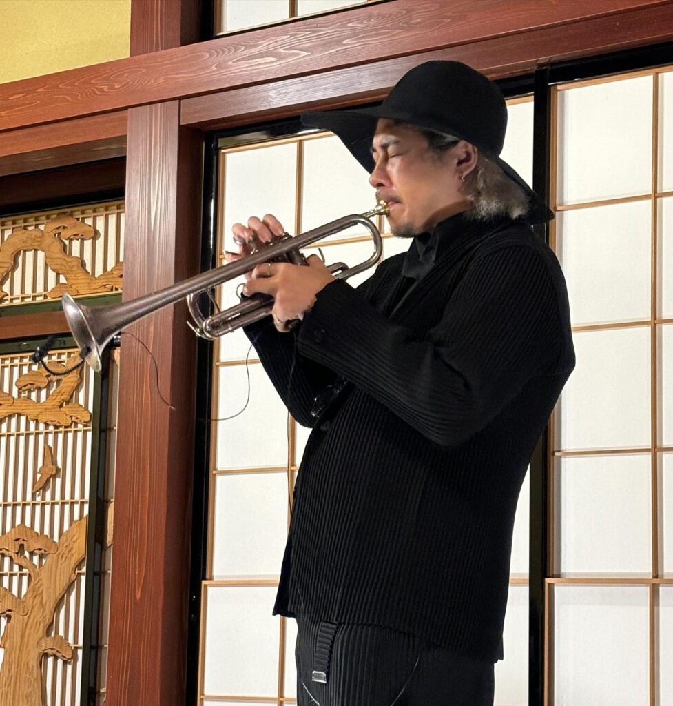今夜はプロトランペッターの音楽を聴くために河和田まで🎺😊 | 酒井ゆきこ 公式サイト